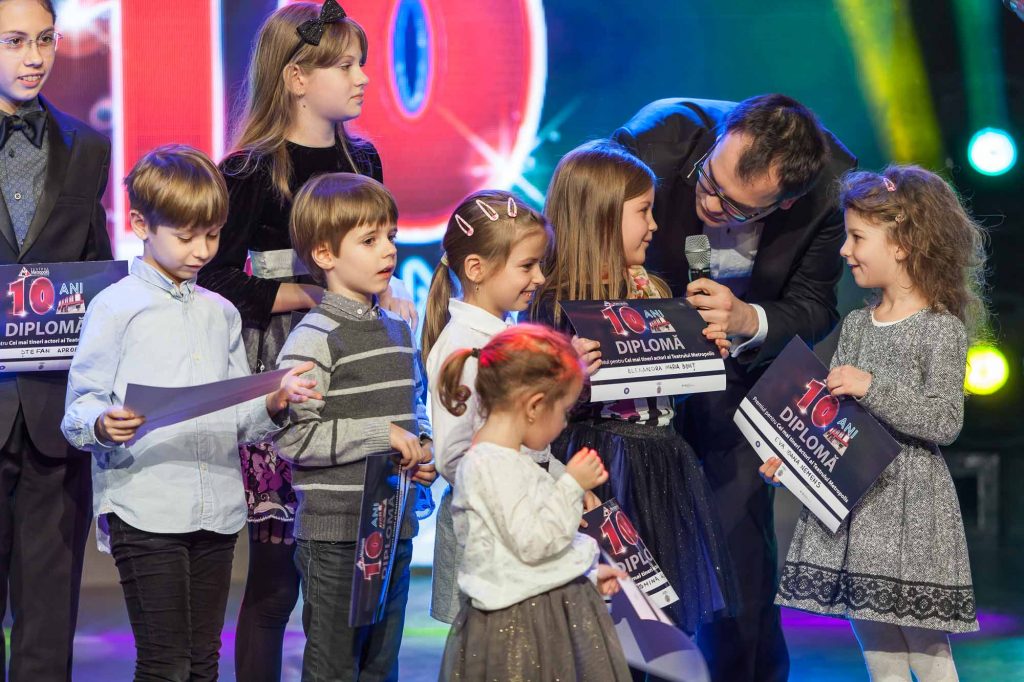 10 tineri actori pentru 10 ani de Teatru Metropolis - Ziarul Metropolis ...