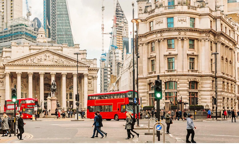 „Londra: biografia unui oraș”. O călătorie literară în metropola ...