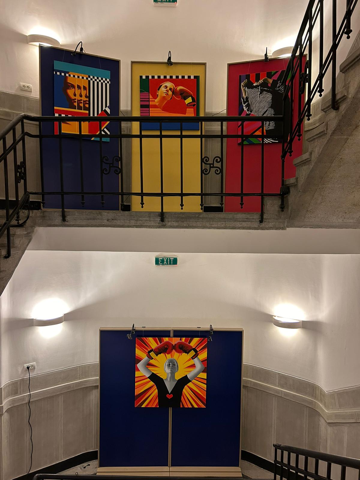 Expoziția „Roșu, galben și albastru”, la Arcul de Triumf cu ocazia ...